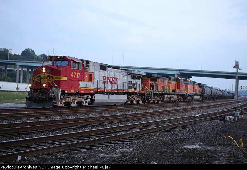 BNSF 4717